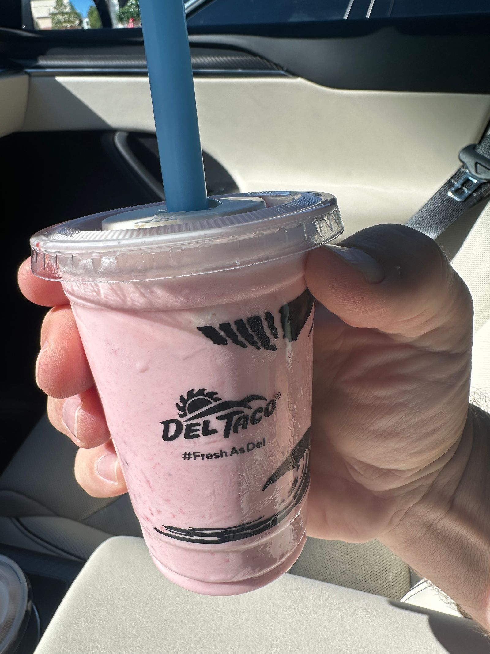 Review: Del Taco Strawberry Shake